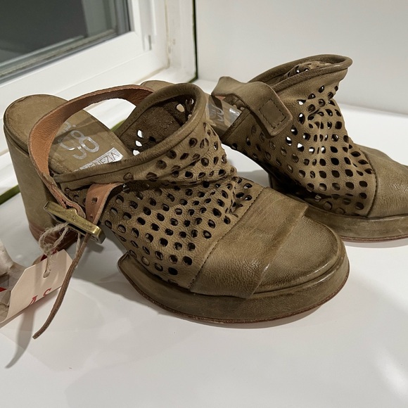 A.S.98 | Shoes | As98 Olive Green Perforated Leather Chunky Heel ...
